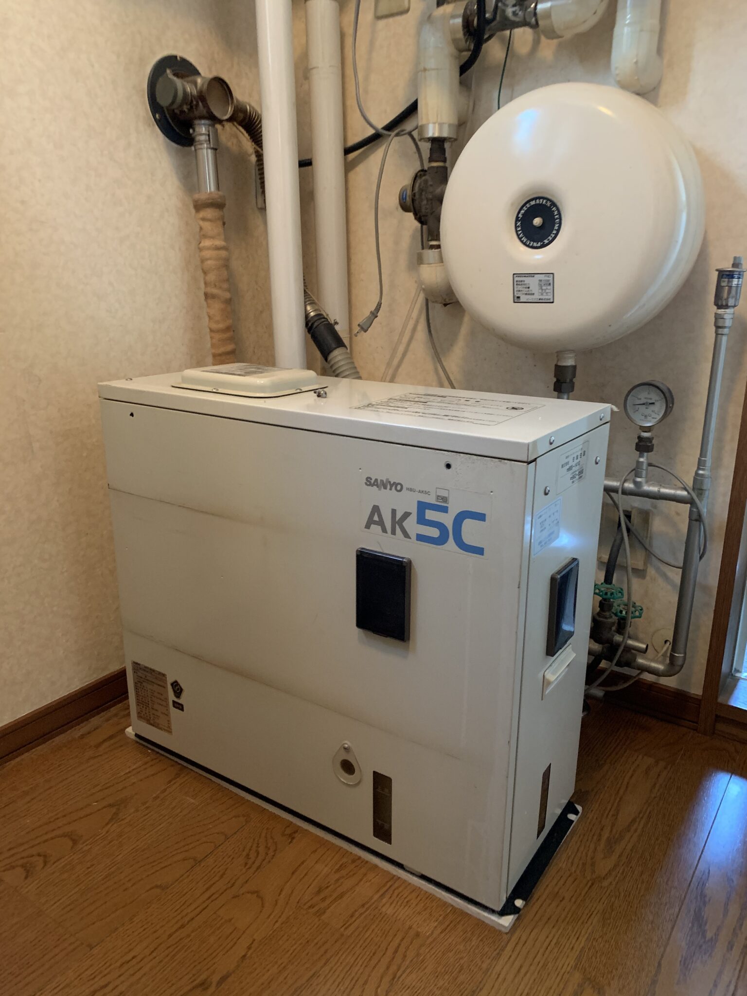 交換前：サンヨー HBU-AK5C