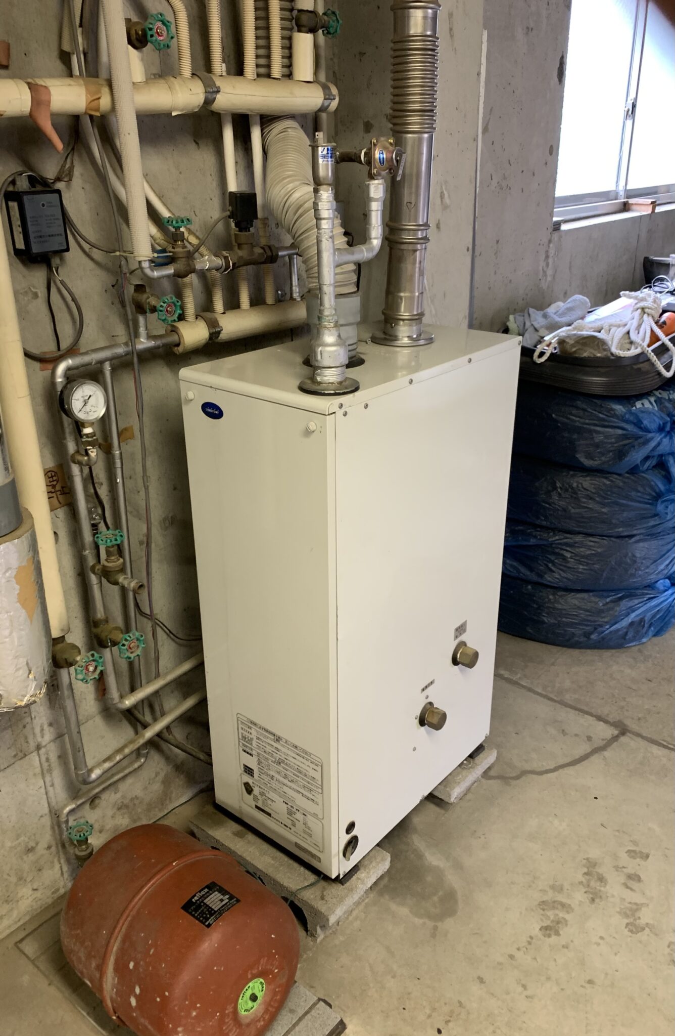 【交換前】トヨトミ FBP-30（密閉式）