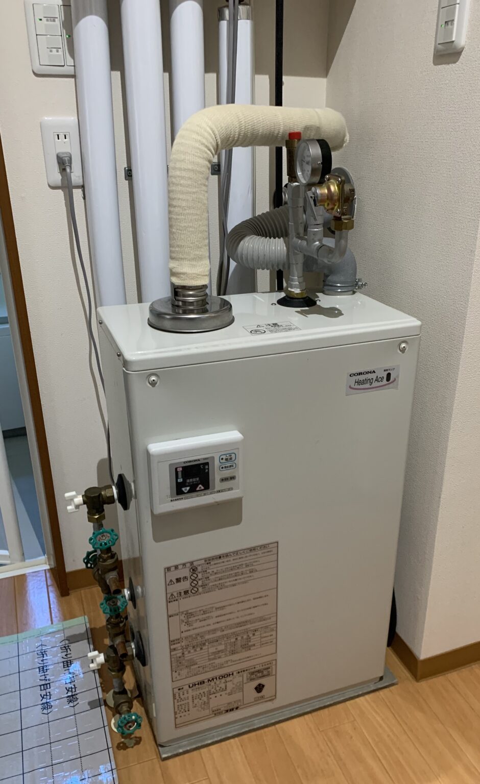 【交換前】コロナ UHB-M100H FF（密閉式）